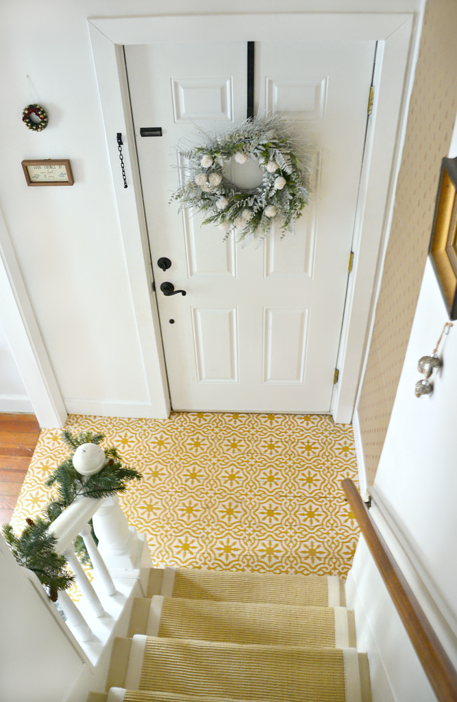 Tiny Foyer Christmas Decor
